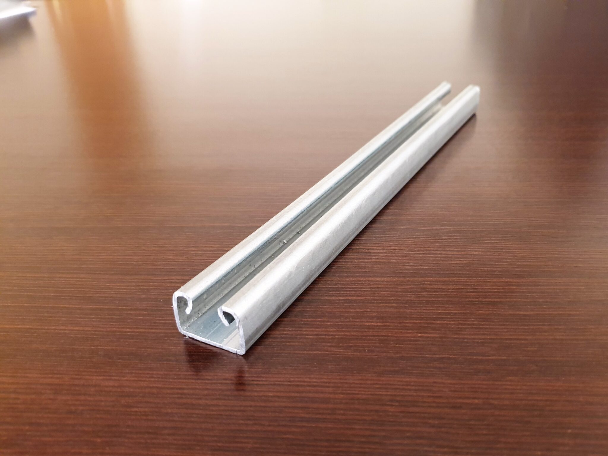 Perfiles para Invernaderos | Estructuras Duraderas y Resistentes