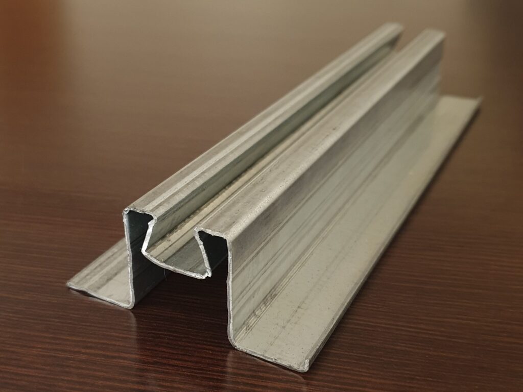 Perfiles para Invernaderos | Estructuras Duraderas y Resistentes